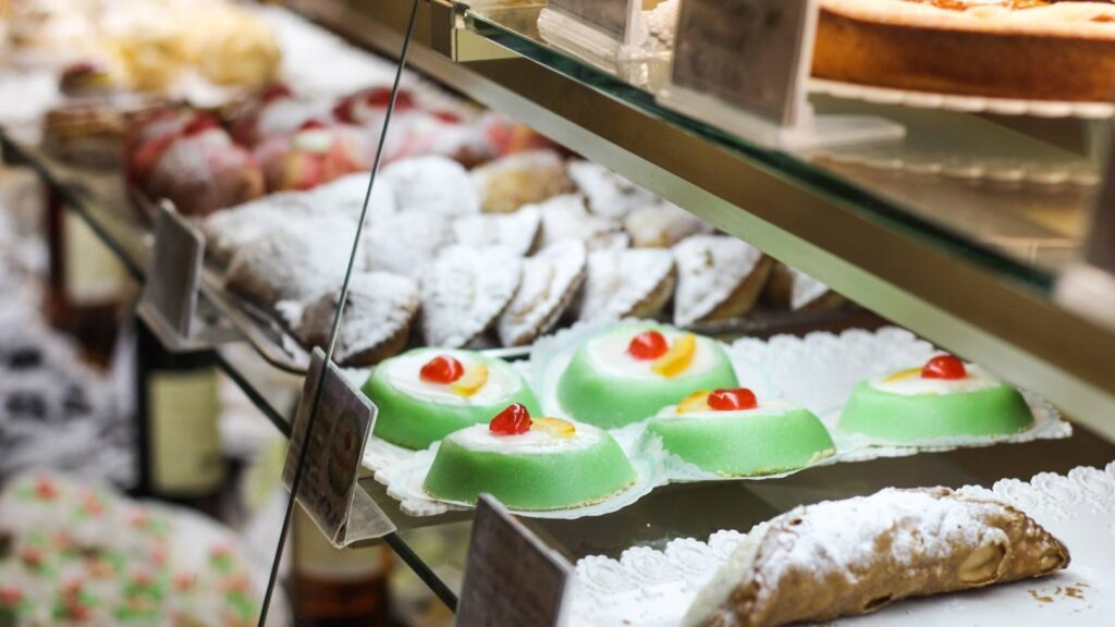 Pastry Display Counter: A Comprehensive Buyer's Guide